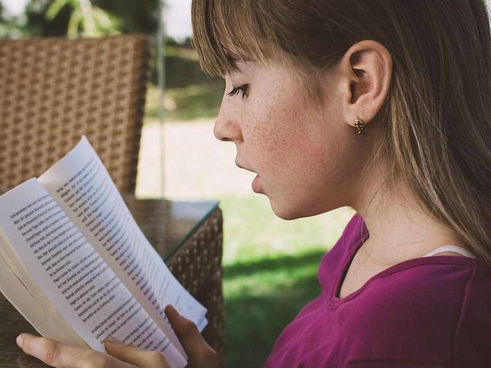 7 Mental And Physical Health Benefits Of Reading A Book Every Day ...