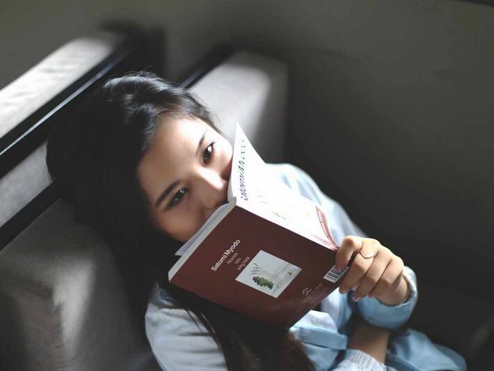 7 Mental And Physical Health Benefits Of Reading A Book Every Day ...
