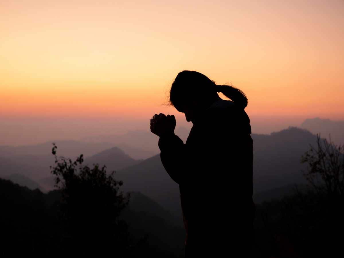 From Meditation To Mindfulness: 5 Daily Spiritual Rituals For A Happier ...