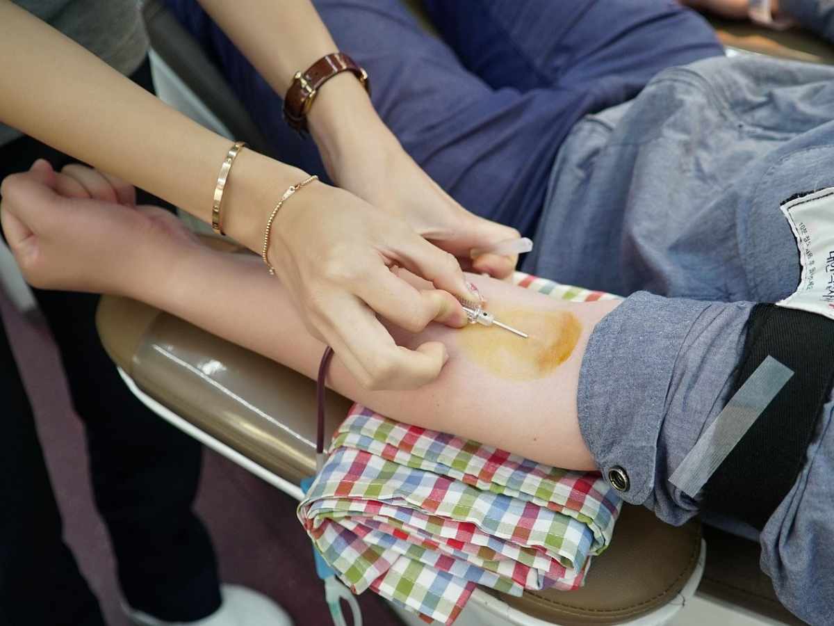 How Does Blood Donation Help Cancer Patients? | TheHealthSite.com