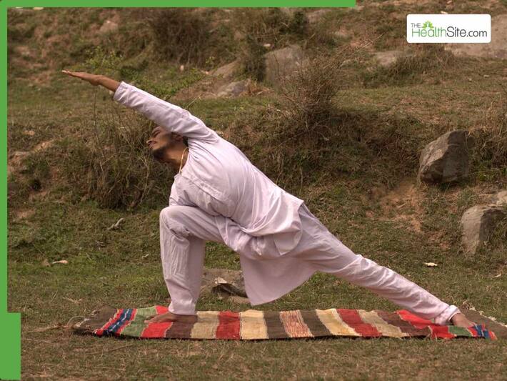 5 Easy Yoga Poses To Prevent Mental Clutter And Chaos | TheHealthSite.com