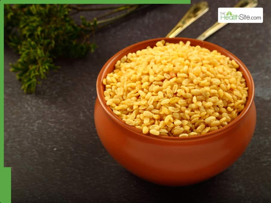 10 Health Benefits of Eating Soaked Moong Dal (Mung Beans) Every ...