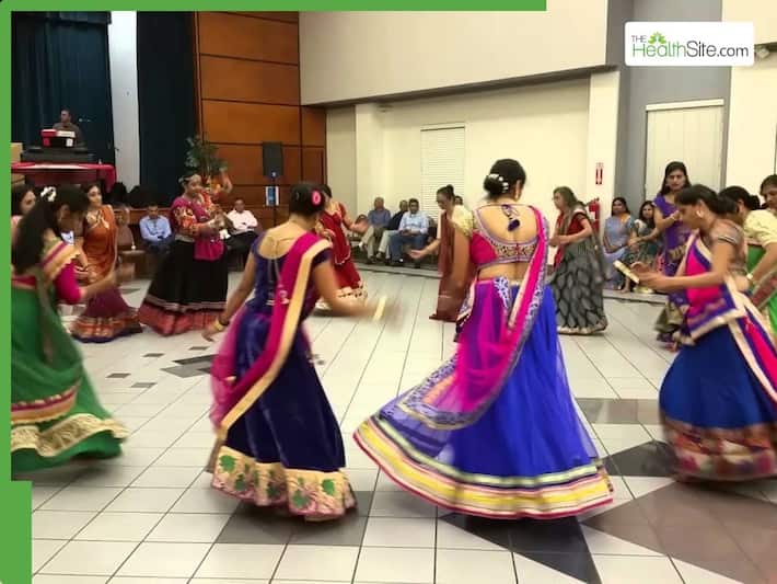 10 Easy Garba Dance Steps to Lose Weight Fast and Stay Fit This Navratri | TheHealthSite.com