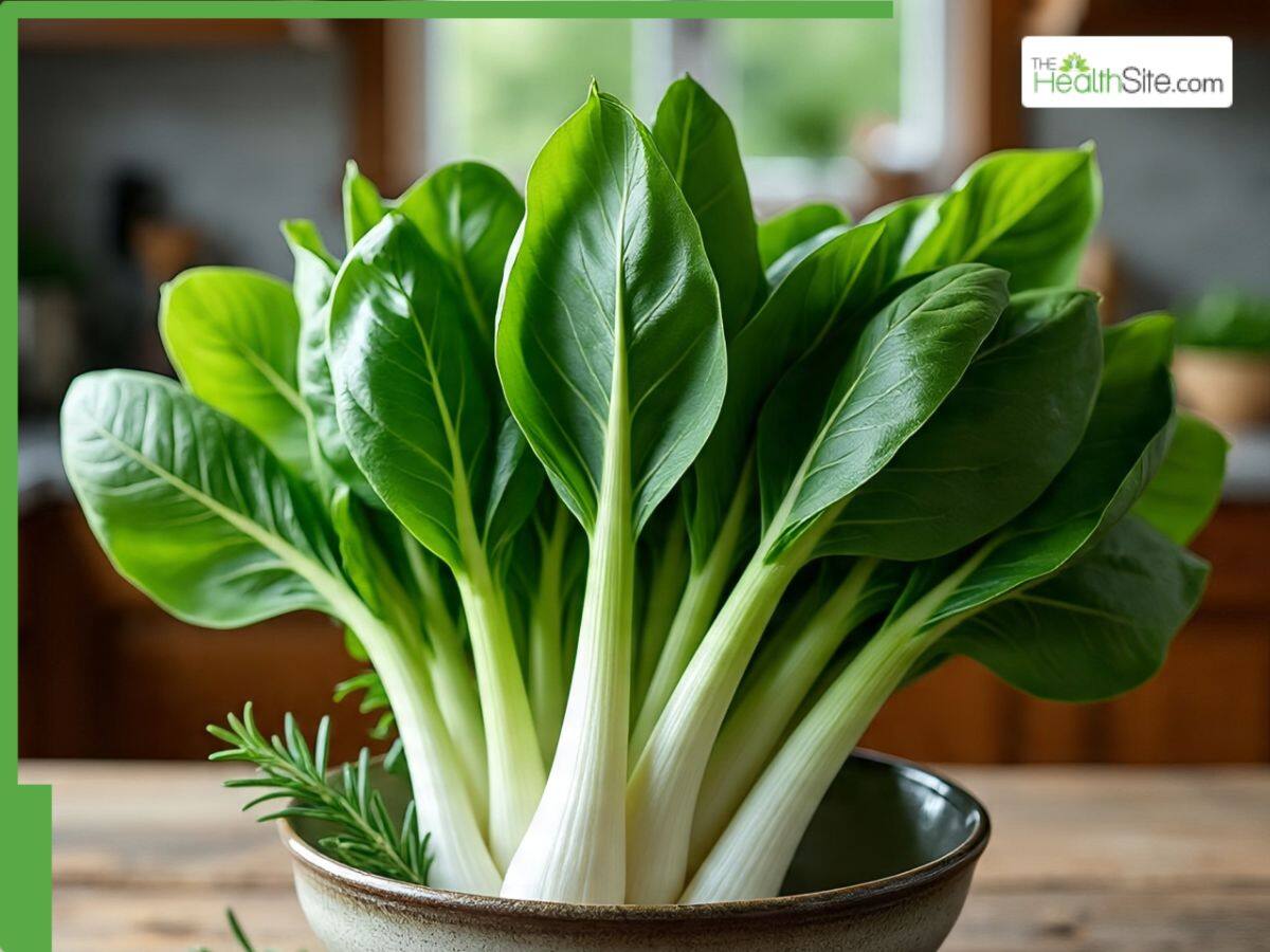 10 Medicinal Benefits of Chewing Garlic Leaves Daily In The Morning On ...