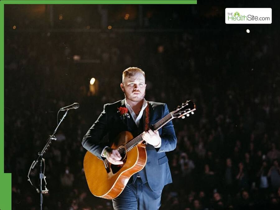 Country Singer Zach Bryan Says He’s Reached Two Months Of Sobriety ...