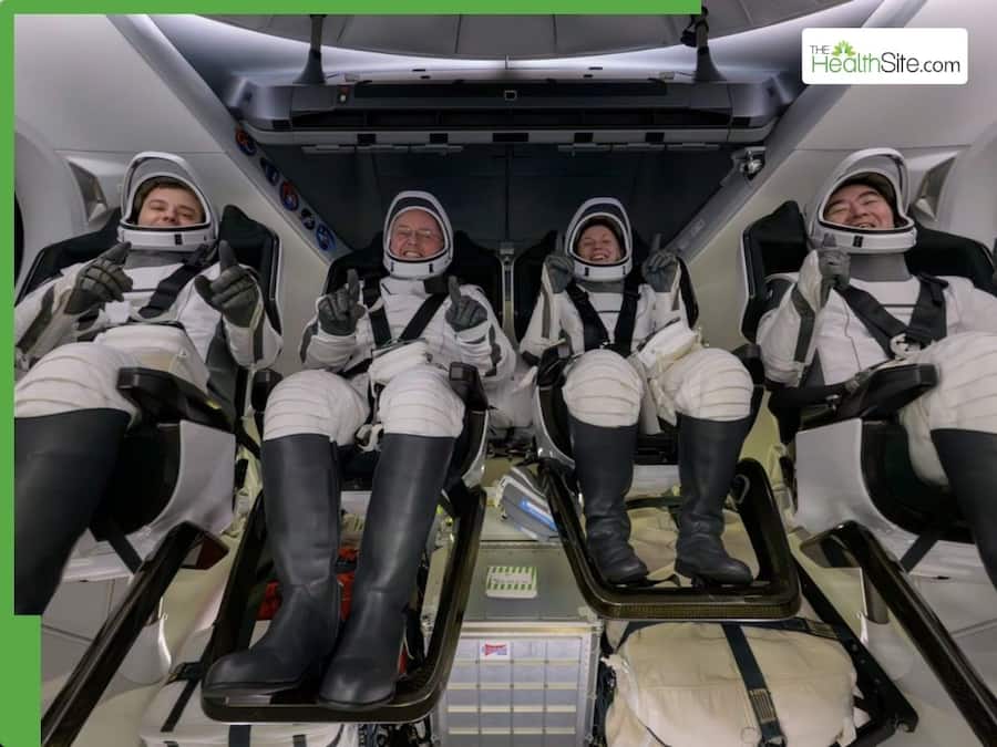 NASA Crew Splash Down On Earth Successfully After Medical Issue ...